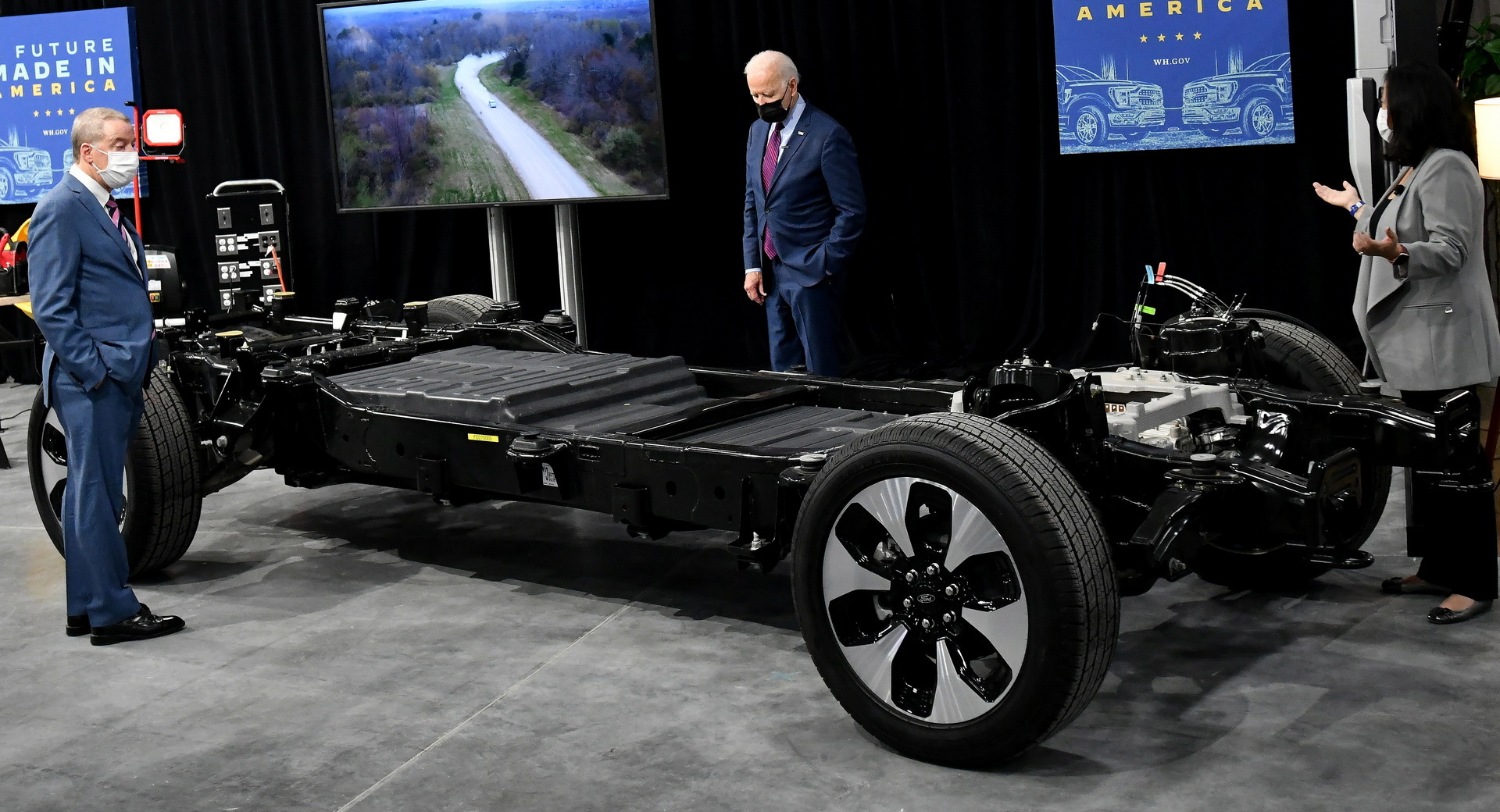 Biden Administration’s Electric Vehicle Investment To Include Battery ...