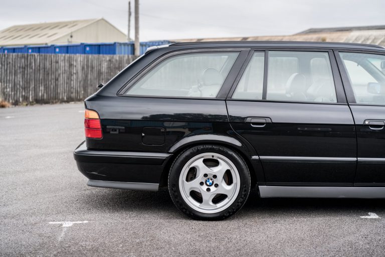 Chris Harris Is Selling His ‘DIY’ 1996 BMW M5 Touring E34 Conversion ...