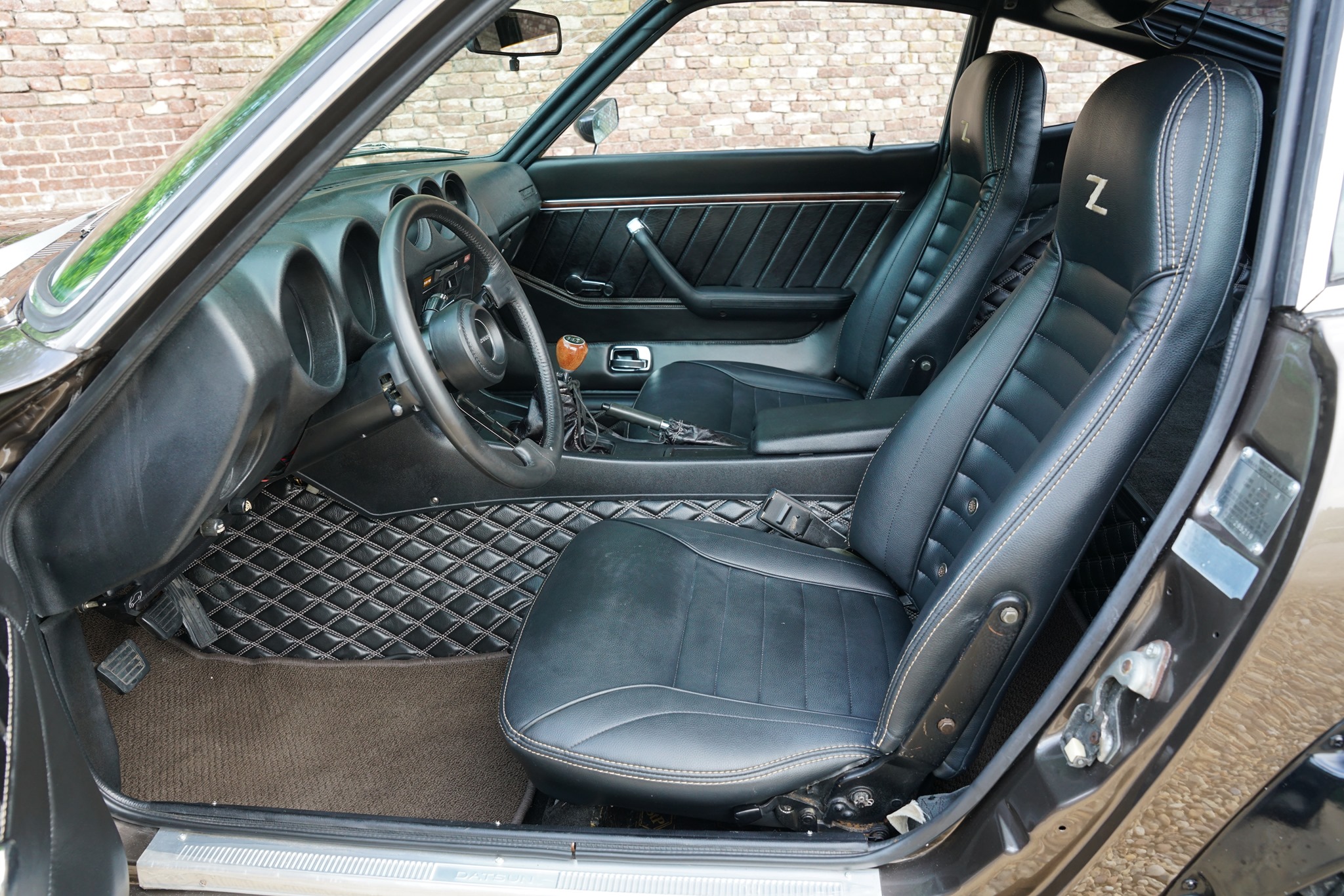 You Know You Want This Stunning Datsun 280Z | Carscoops