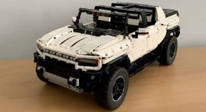 Custom LEGO GMC Hummer EV Has Almost As Many Features As The Actual ...