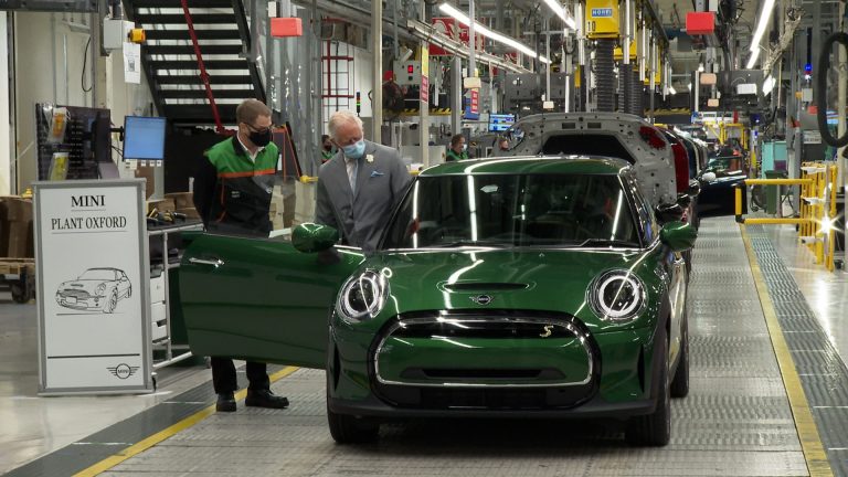 Prince Charles Takes A Trip To Mini’s Oxford Factory | Carscoops