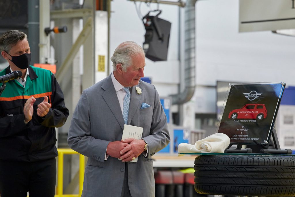 Prince Charles Takes A Trip To Mini’s Oxford Factory | Carscoops