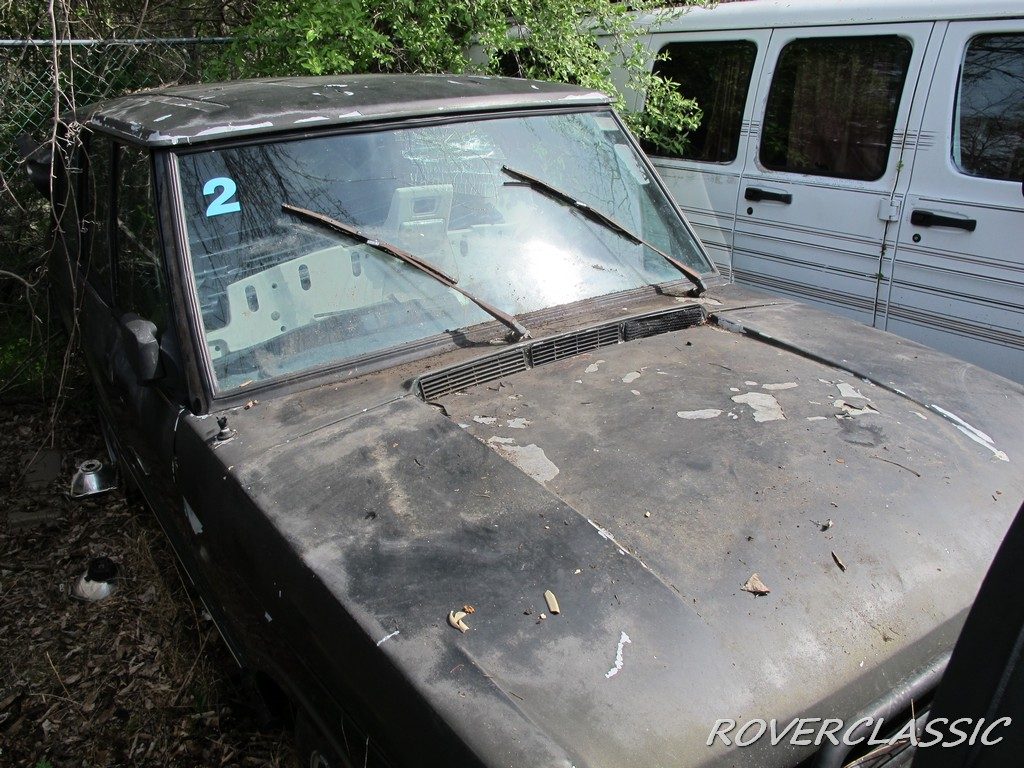 For $73,000, You Could Buy 16 Dilapidated Range Rover Classics | Carscoops