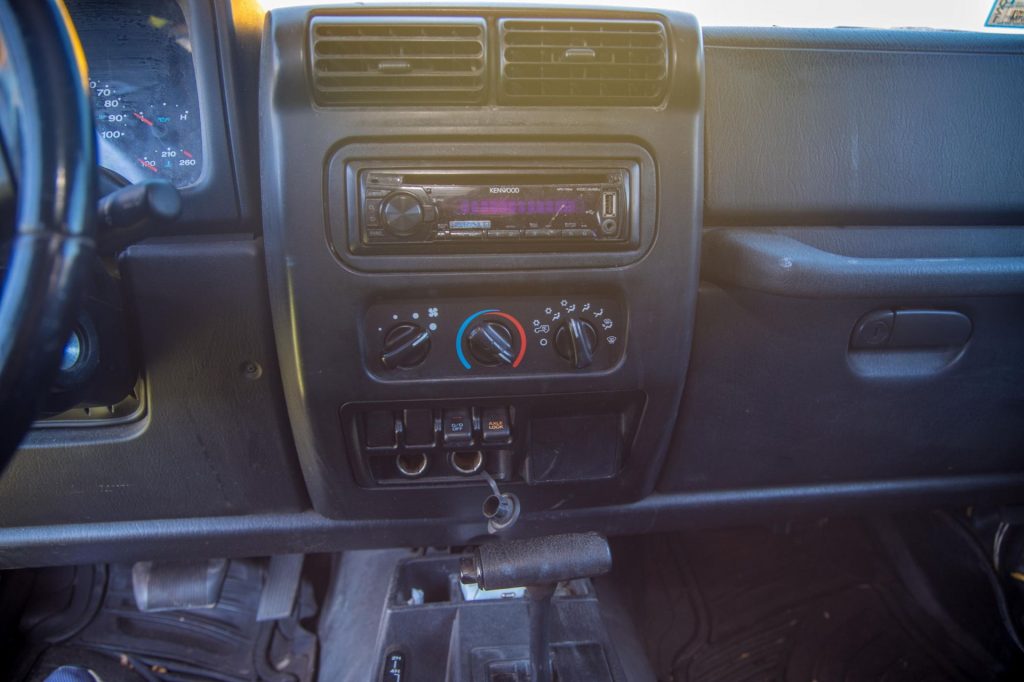 Your Eyes Aren’t Deceiving You, This Is A 3-Row Jeep Wrangler TJ Limousine | Carscoops