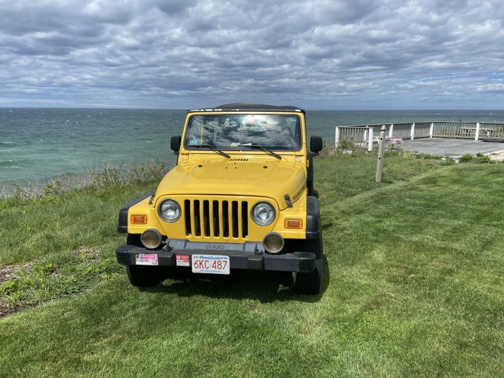 Your Eyes Aren’t Deceiving You, This Is A 3-Row Jeep Wrangler TJ Limousine | Carscoops