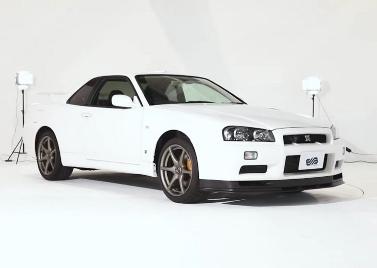 You Can Now Buy This Brand New, 6-Mile 2002 Nissan Skyline R34 GT-R V ...