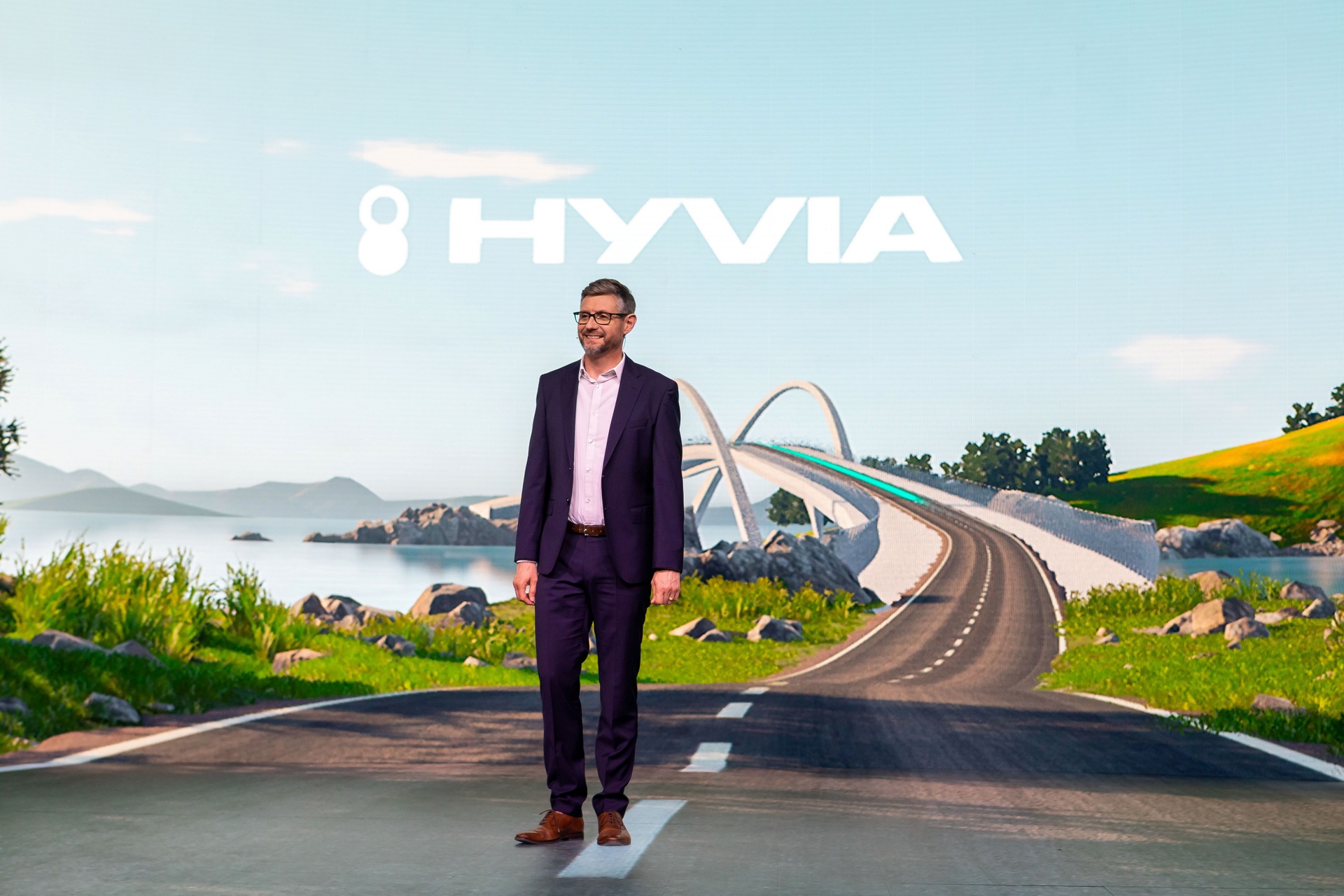 Renault’s HYVIA Venture Will Offer Fuel Cell LCVs And Hydrogen ...