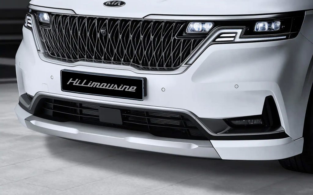 New Four-Seater 2022 Kia Carnival Hi Limousine Offers First Class ...