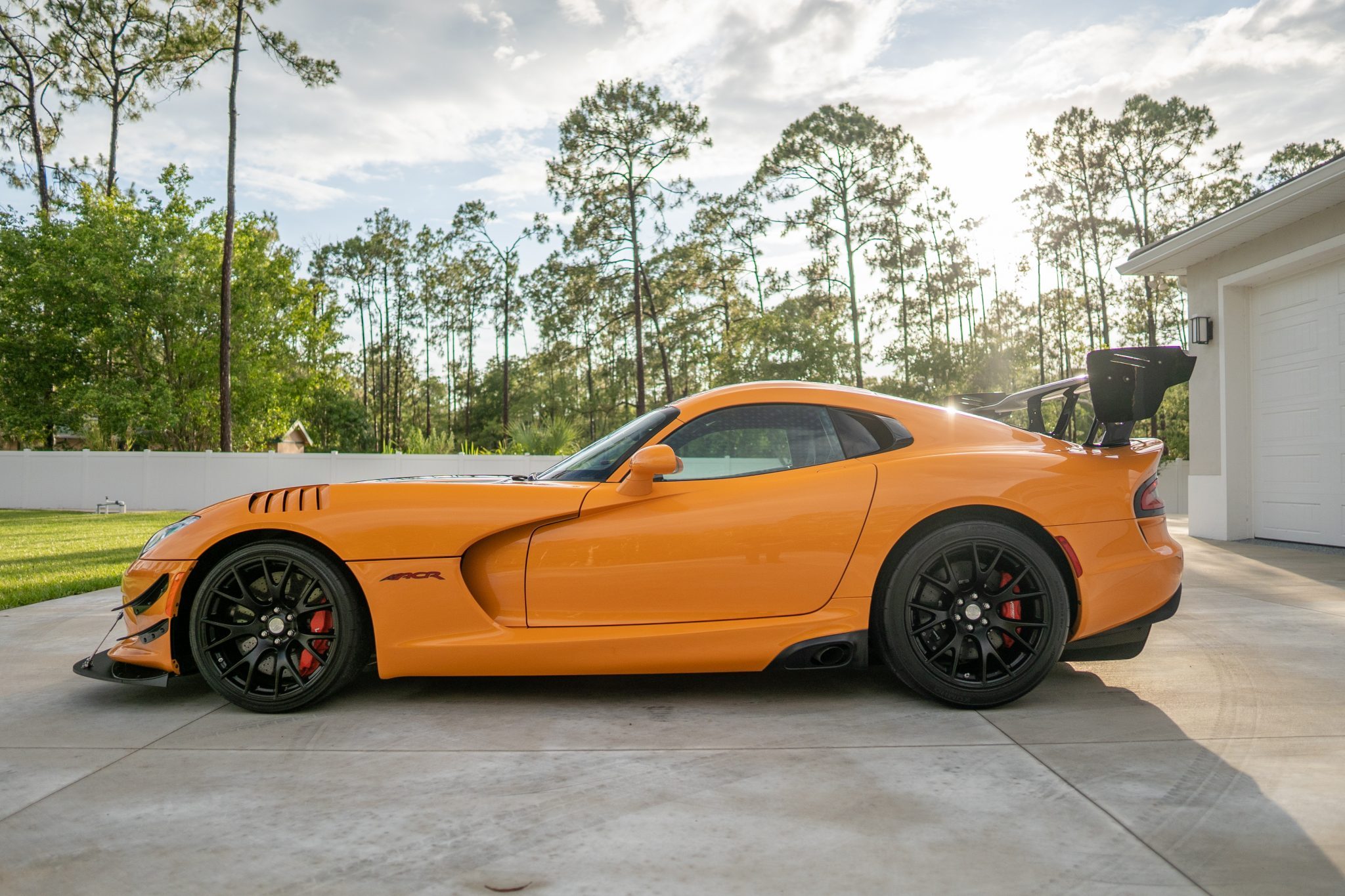 Dominate Your Local Track Day With This 2017 Dodge Viper ACR Extreme ...