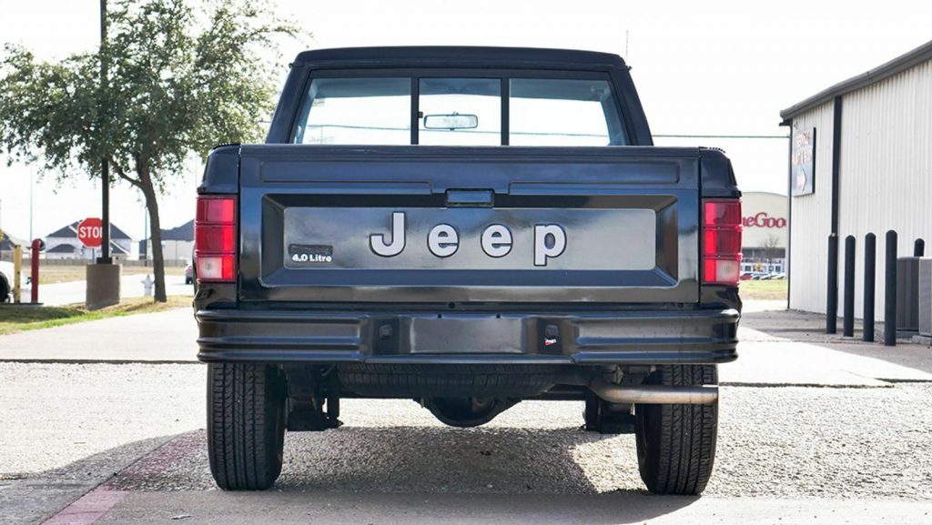 This Super Low-Mileage Jeep Comanche Pickup Truck Just Sold For $24,800 ...
