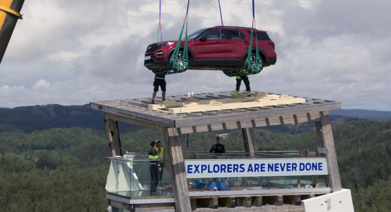 Ford Challenged Climbers To Reach Top Of World’s Tallest Free-Standing ...