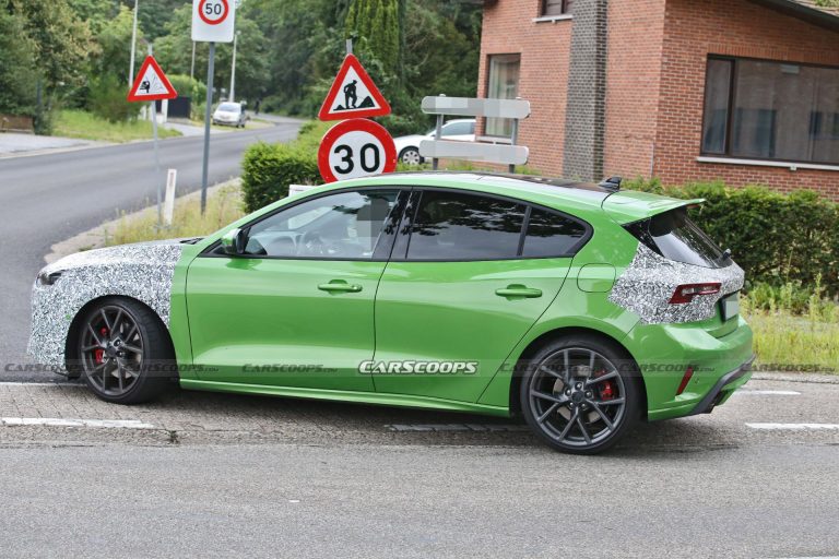 2022 Ford Focus ST Facelift Spied Bringing Hot Hatch Vibes | Carscoops