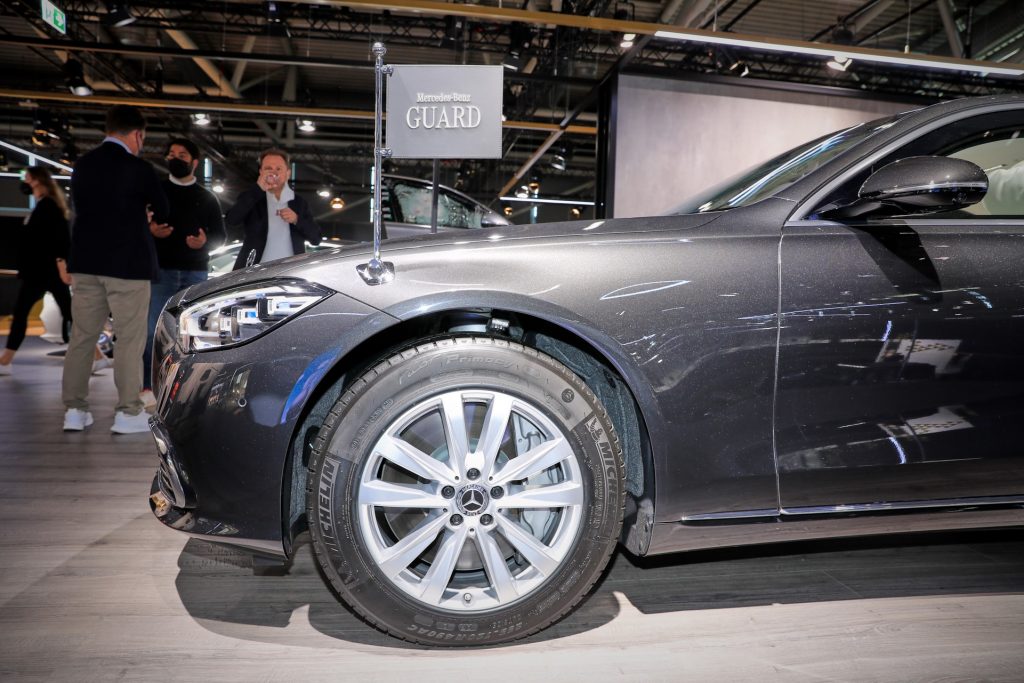 New Armored 2022 Mercedes-Benz S 680 Guard 4MATIC Is A Tough Cookie To ...