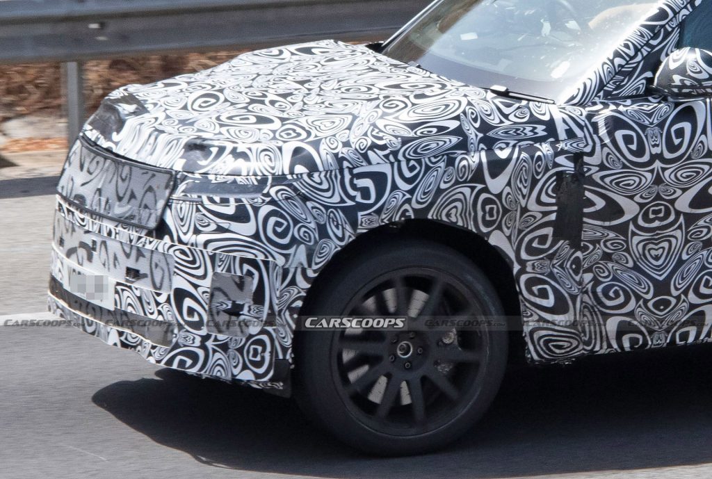 Range Rover Sport SVR Spied With Huge Brakes And Quad Exhaust Pipes ...