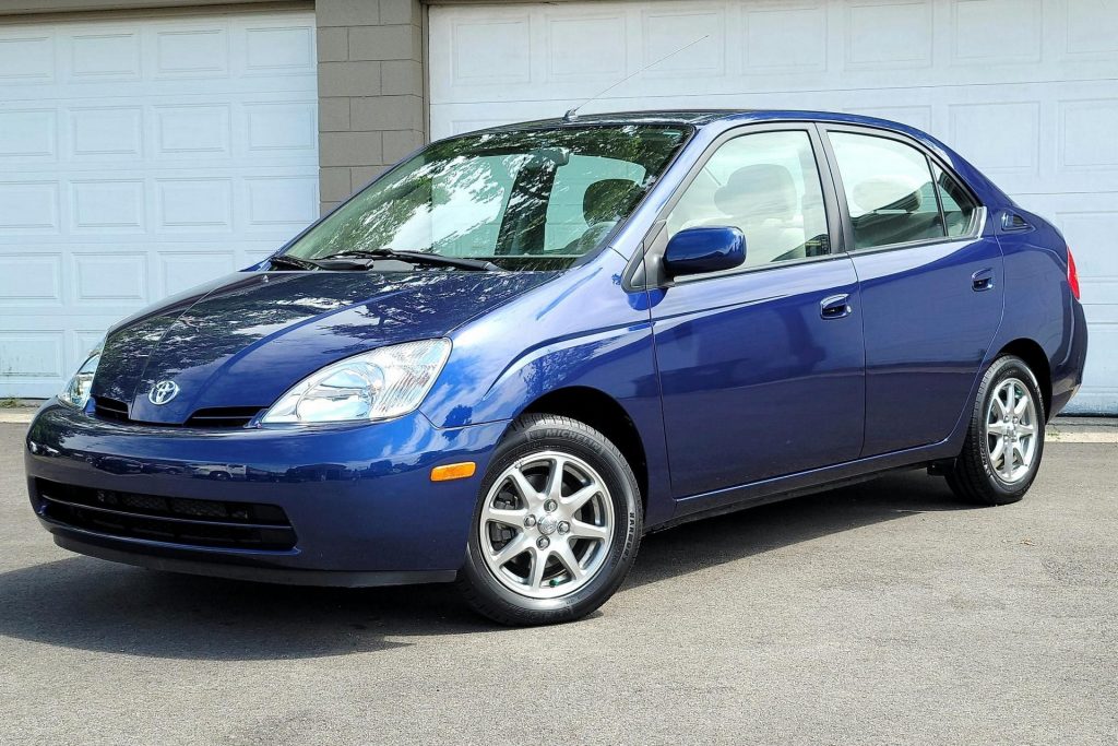 Who Buys A Toyota Prius New In 2003 And Only Drives It 13k Miles ...