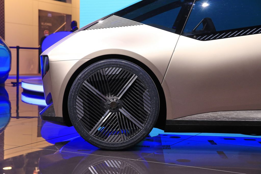 BMW i Vision Circular Concept Is An Innovative Totally Recyclable City ...