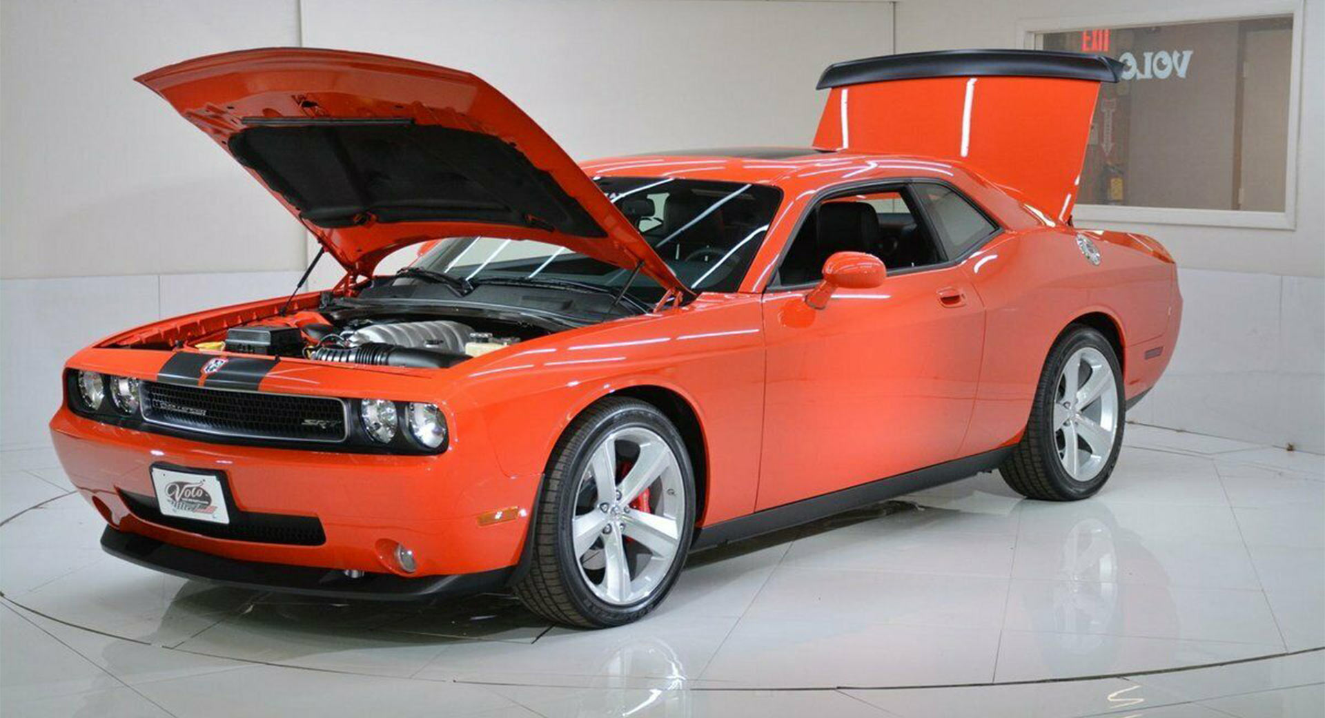 This 430 Mile 2008 Challenger SRT8 Chilled In A Climate Controlled Room ...