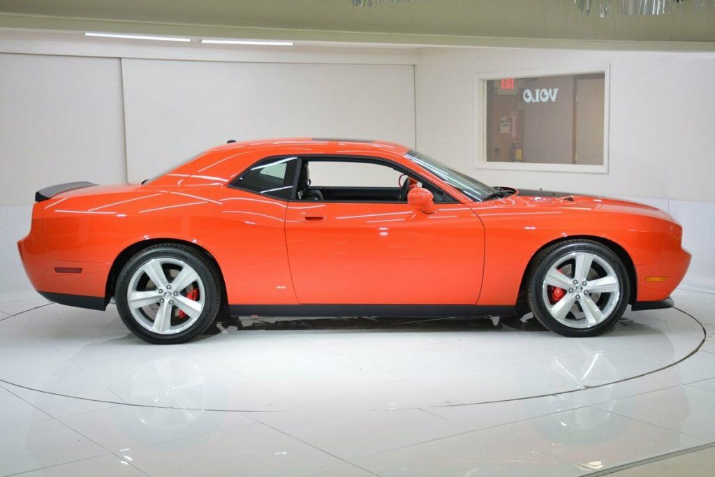This 430 Mile 2008 Challenger SRT8 Chilled In A Climate Controlled Room ...