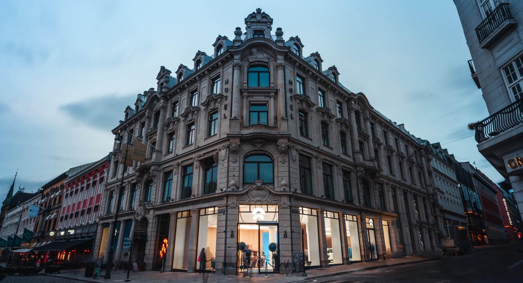 NIO Brings Battery Swapping To Europe As They Launch ES8 SUV And Open ...