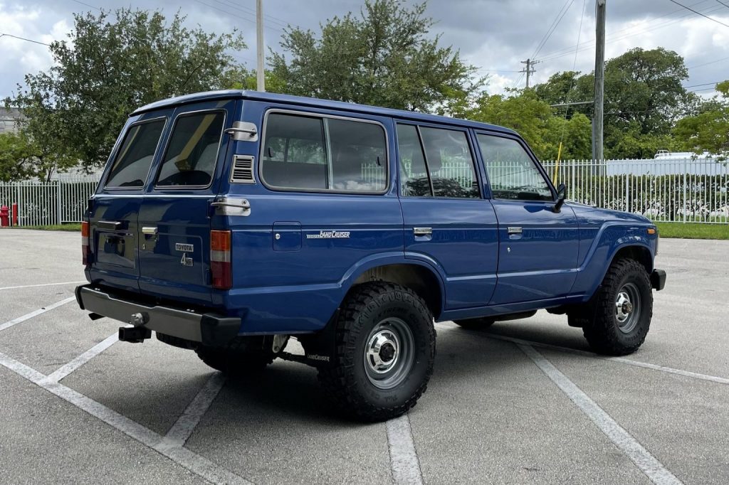 Would You Buy This Refurbished 1989 Toyota Land Cruiser With 200,000 ...