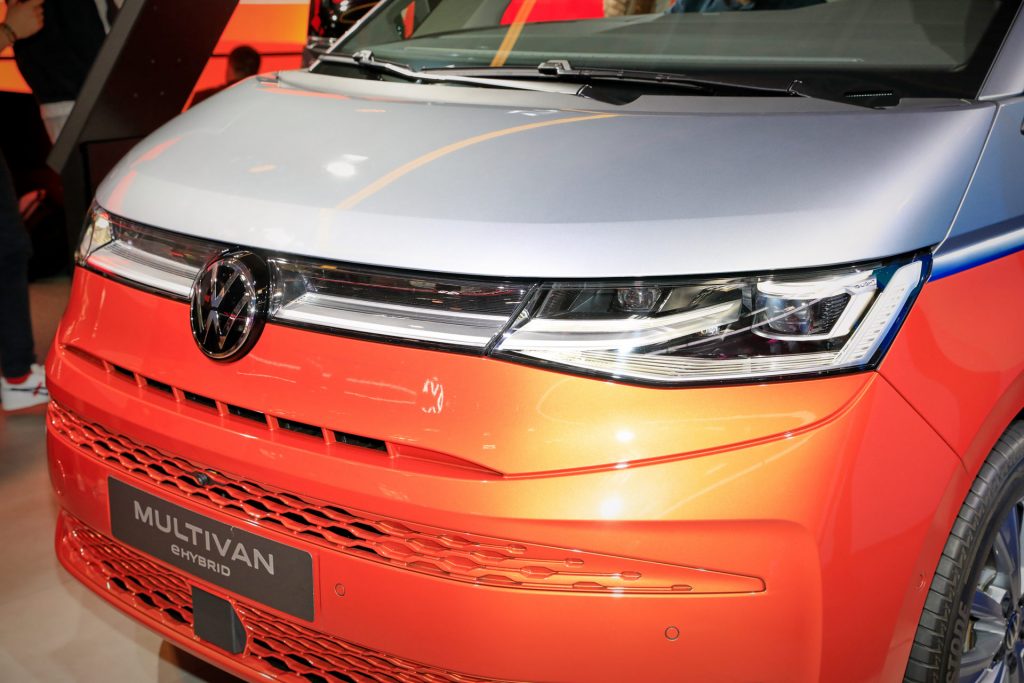 2022 VW T7 Multivan Arrives With Modern Tech, PHEV Powertrain | Carscoops