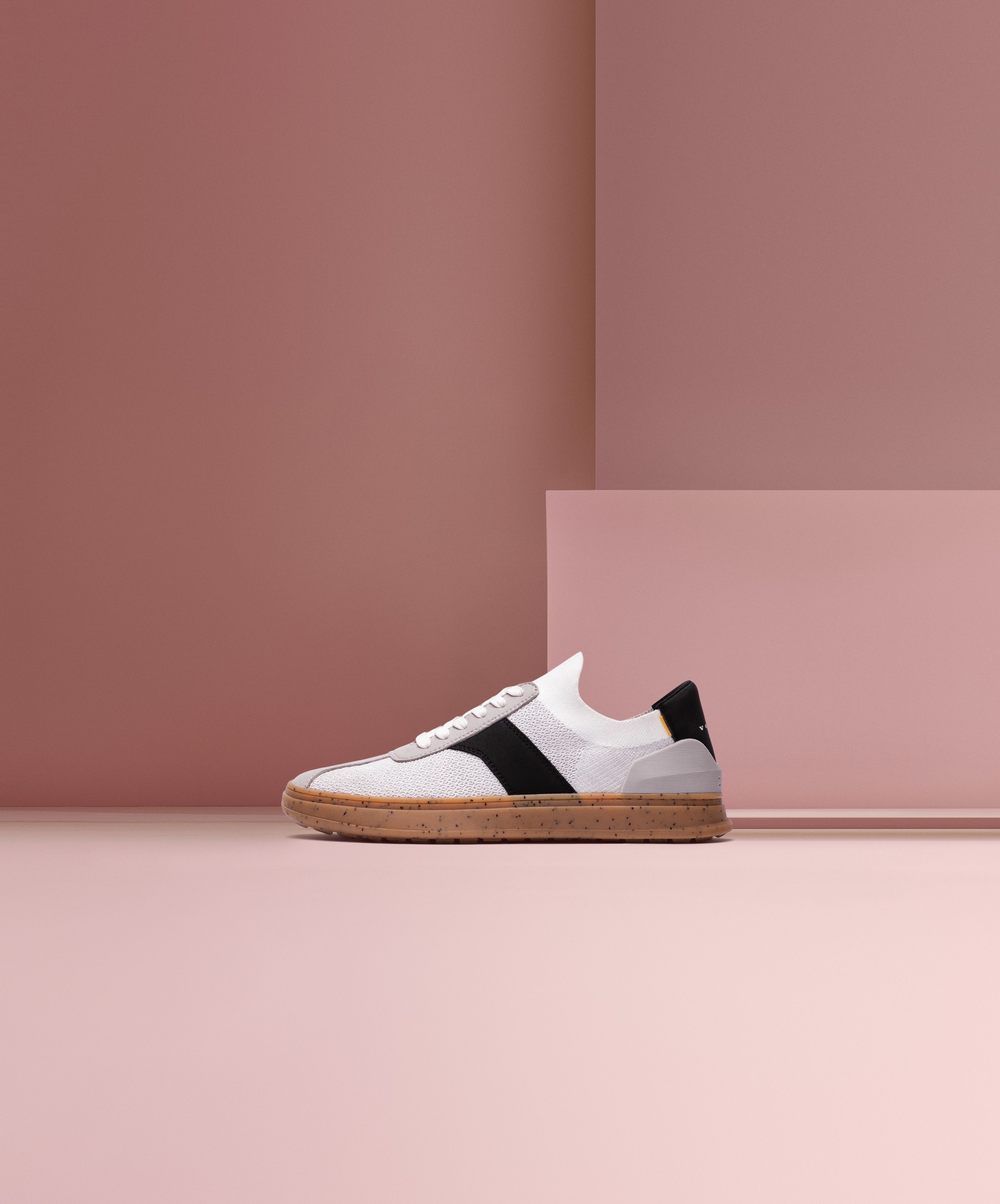 Volvo x Casca Collab Is An Eco-Friendly Sneaker Inspired By The XC40 ...