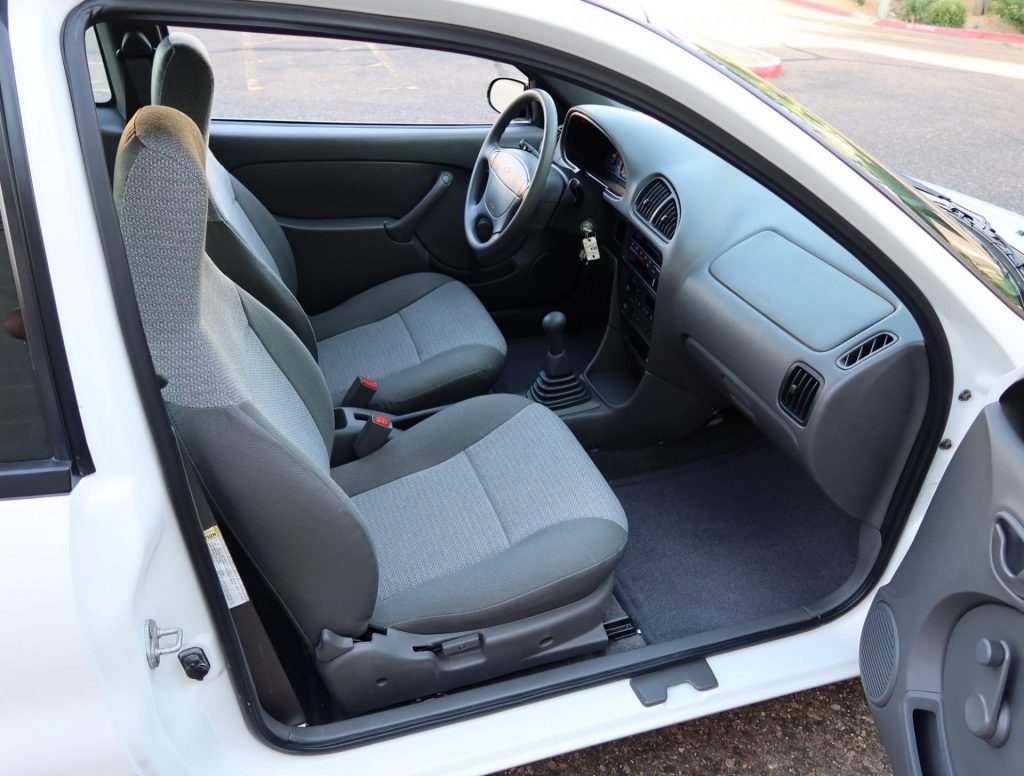 This 400 Mile Chevy Metro Hatchback Is An Economy Car Time Capsule From ...