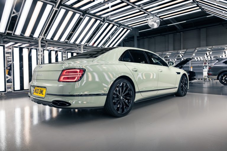 Bentley Reintroduces Four Heritage Colors Dating All The Way Back To ...