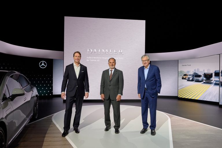 Daimler To Split Into Two Companies, Luxury Carmaker Mercedes-Benz ...