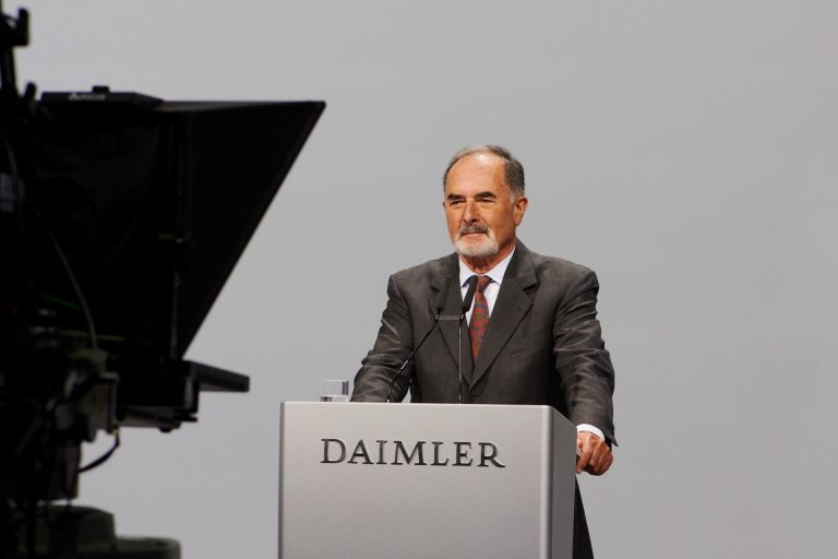 Daimler To Split Into Two Companies, Luxury Carmaker Mercedes-Benz ...