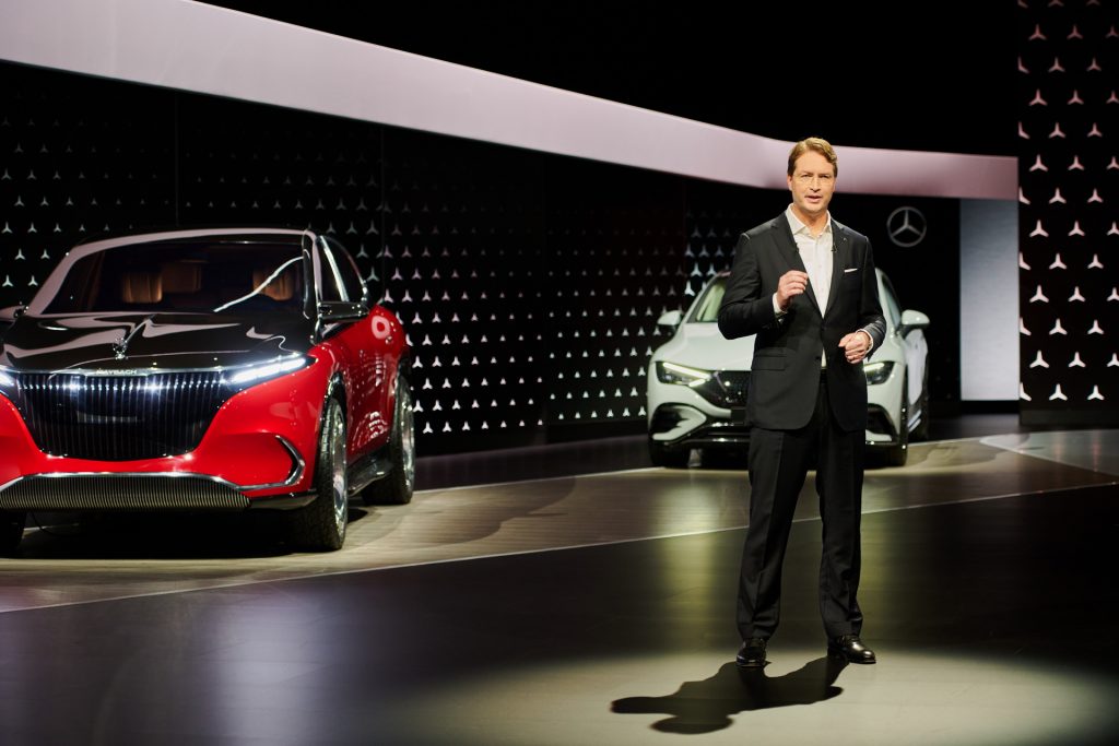 Daimler To Split Into Two Companies, Luxury Carmaker Mercedes-Benz ...