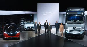 Daimler To Split Into Two Companies, Luxury Carmaker Mercedes-Benz ...