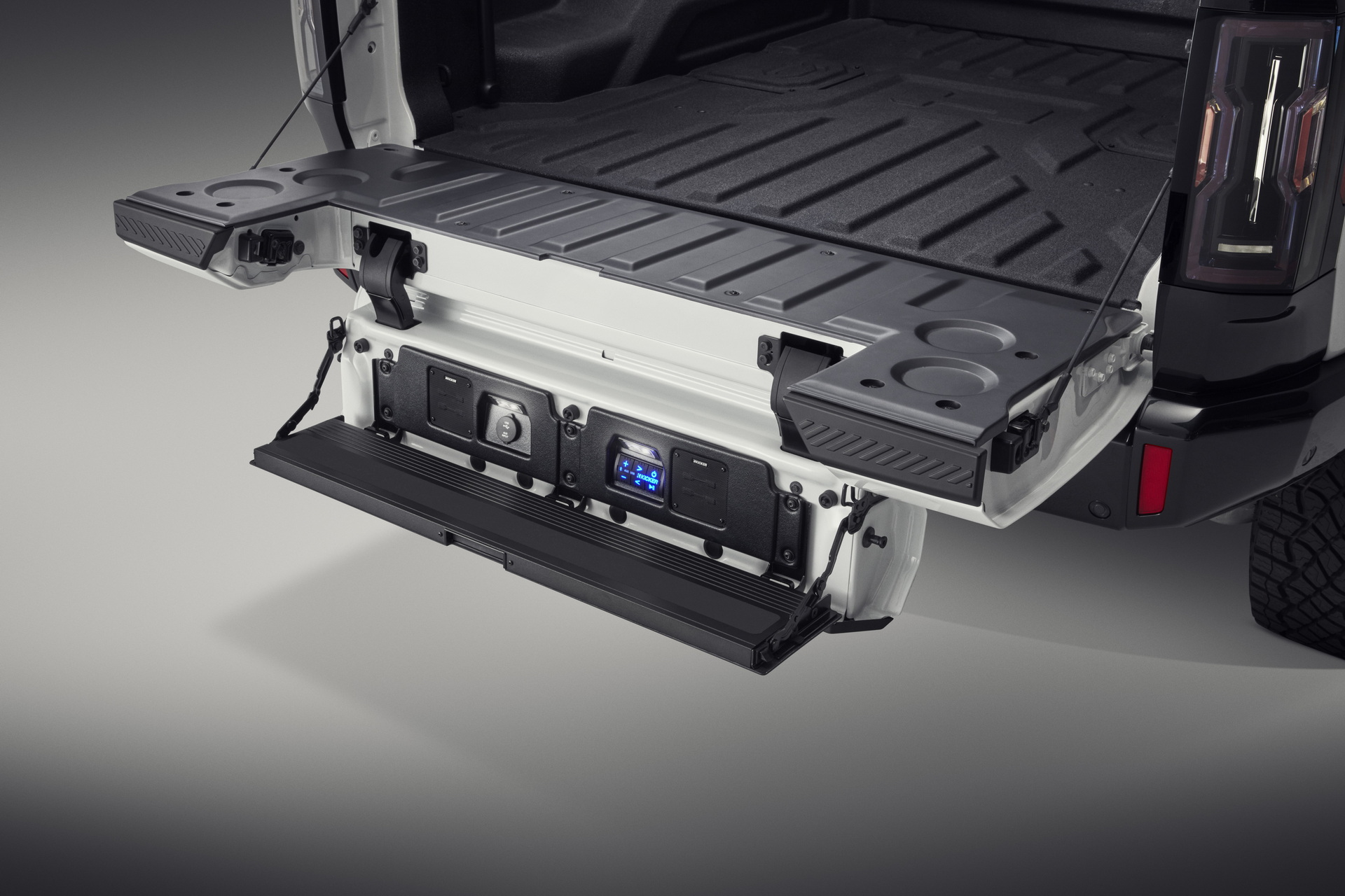 GMC To Show 2023 Hummer EV Personalization Options At SEMA | Carscoops