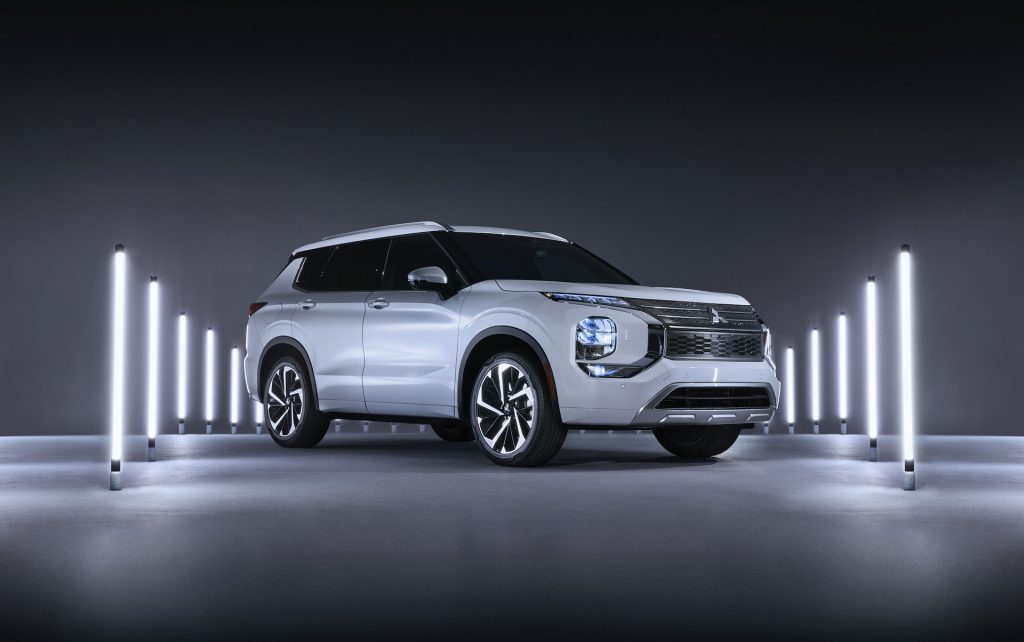 2022 Mitsubishi Outlander PHEV Debuts With More Electric Power And A 54 ...