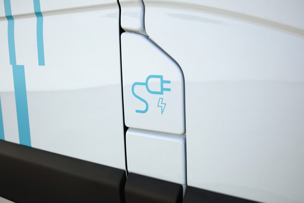 HYVIA’s Renault Master Van H2-TECH Is A Hydrogen Fuel Cell Van With A ...