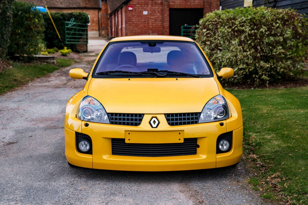 A Mint 980-Mile Renault Clio V6 Just Sold For A Record Price | Carscoops