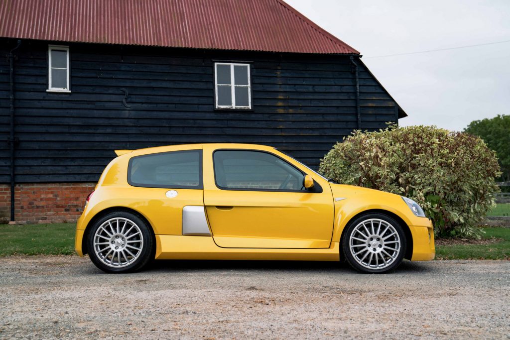 A Mint 980-Mile Renault Clio V6 Just Sold For A Record Price | Carscoops