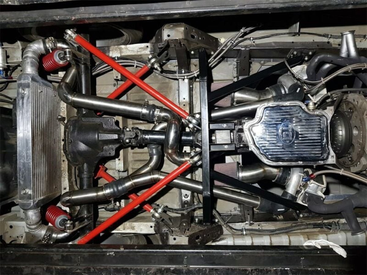 Man Gives Toyota HiAce Taxi Van A Lambo-Inspired Body Kit And A 592 HP ...