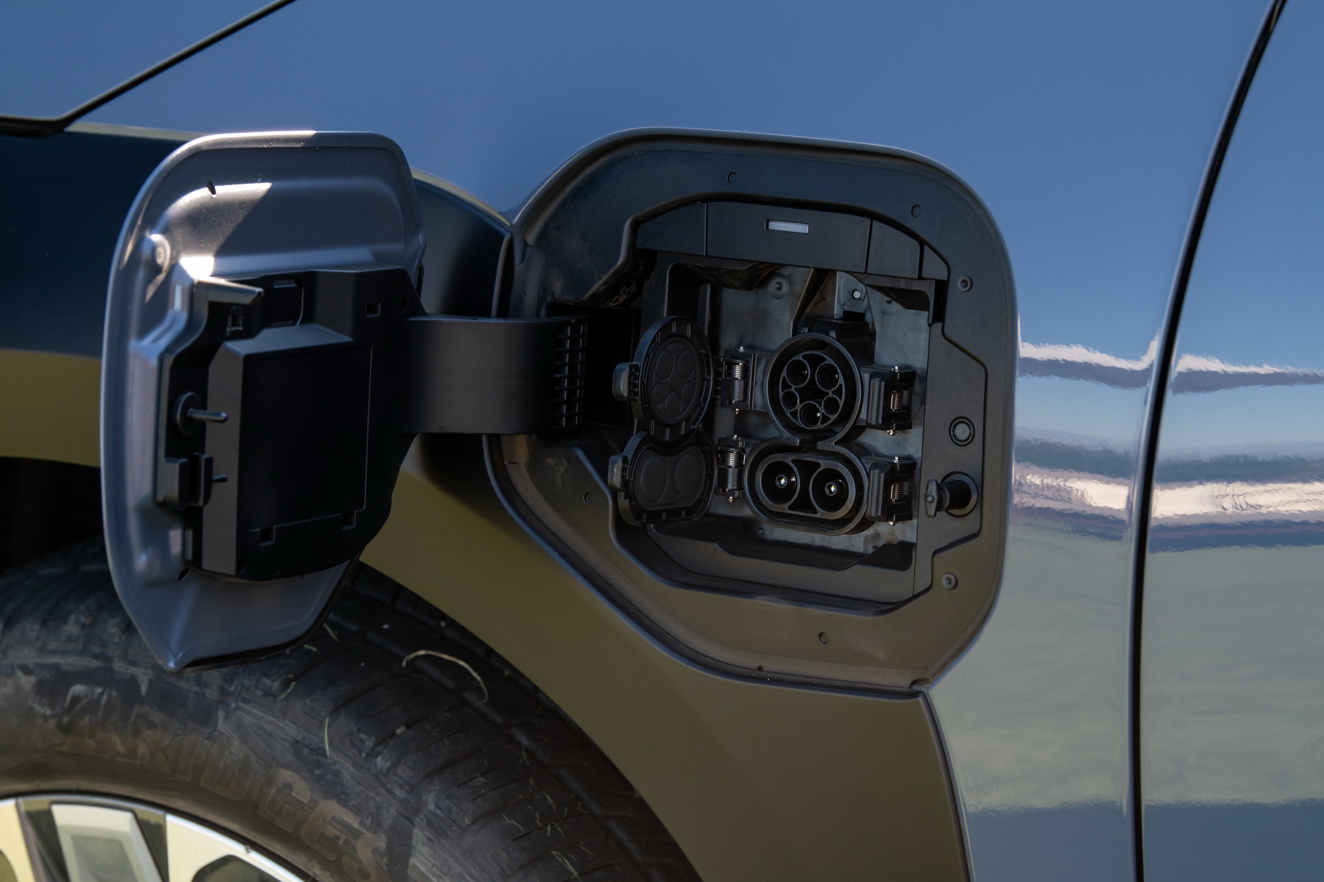 2023 Subaru Solterra Arrives In America With 220+ Mile Range And ...