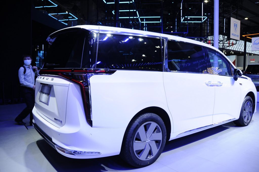 SAIC’s Maxus Mifa 9 Is A Luxury Electric Van With Six Power Seats And ...