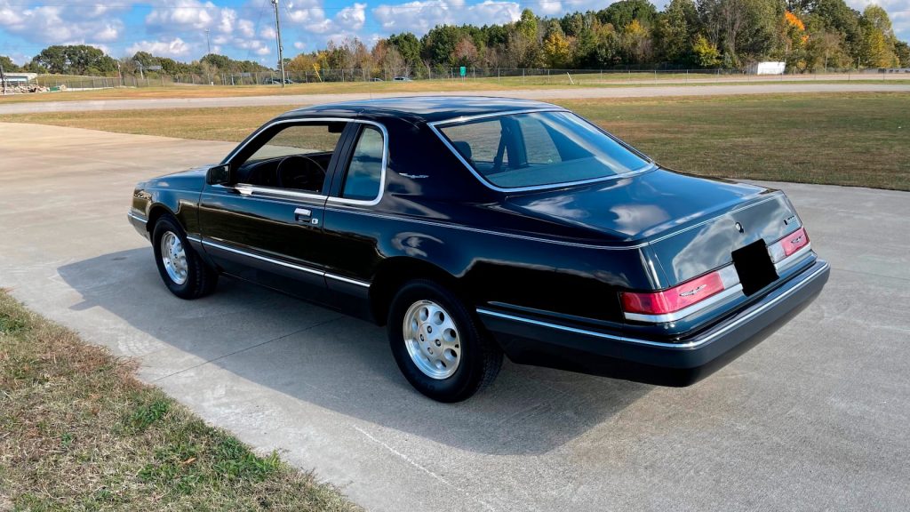 Travel Back To 1985 With This 6,200 Mile Ford Thunderbird | Carscoops