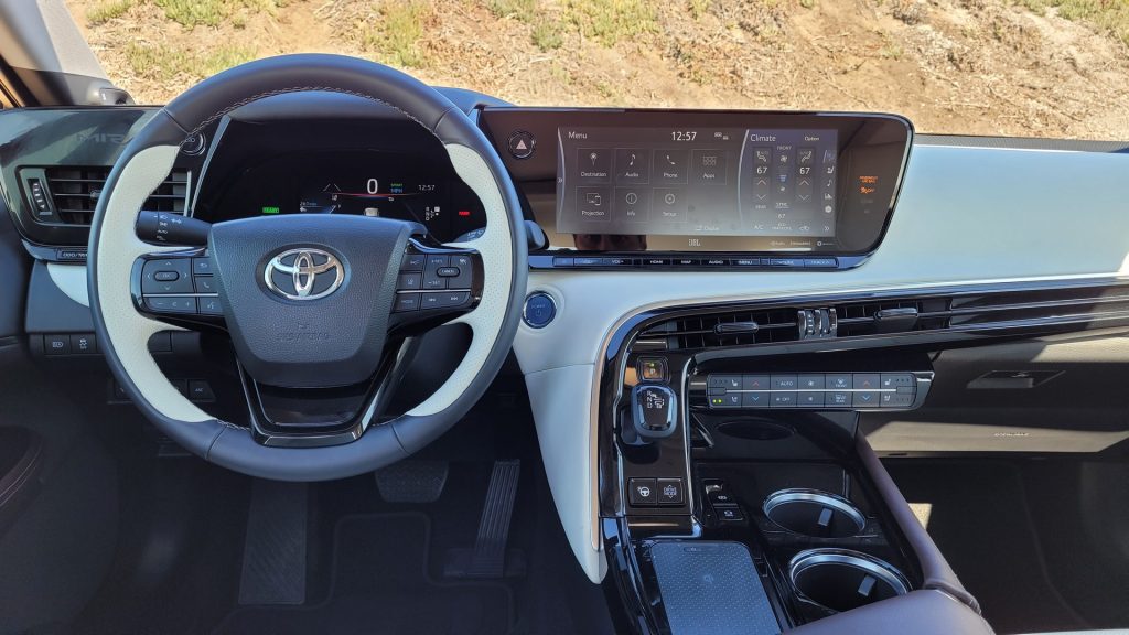 Quick Spin: The Toyota Mirai Is A Comfortable And Stylish Fuel Cell ...