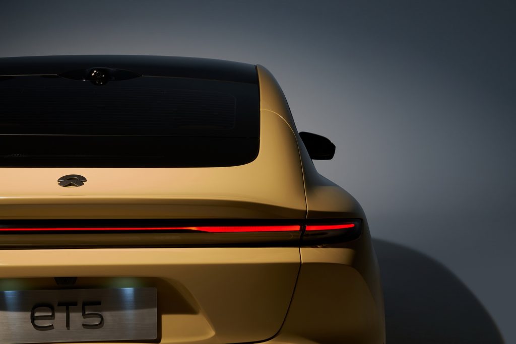 NIO Debuts New ET5 Electric Sedan Rival To Tesla Model 3 With Up To ...