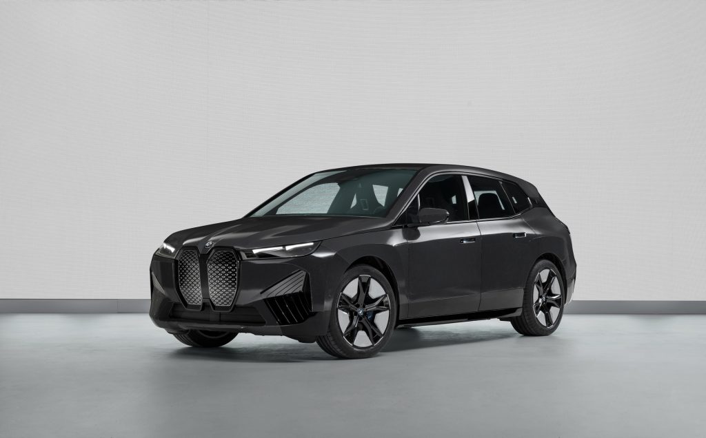 BMW’s E Ink Body Wrap Can Change From Black To White At The Touch Of A ...