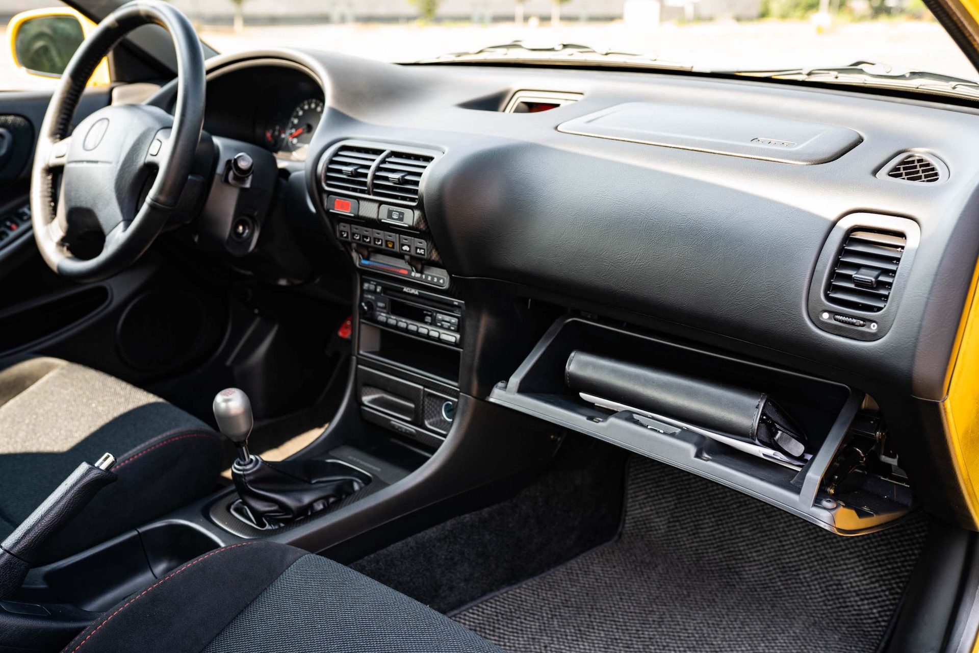 Have We Gone Mad? 7k-Mile 2000 Acura Integra Type R Bidding At $111,000 ...