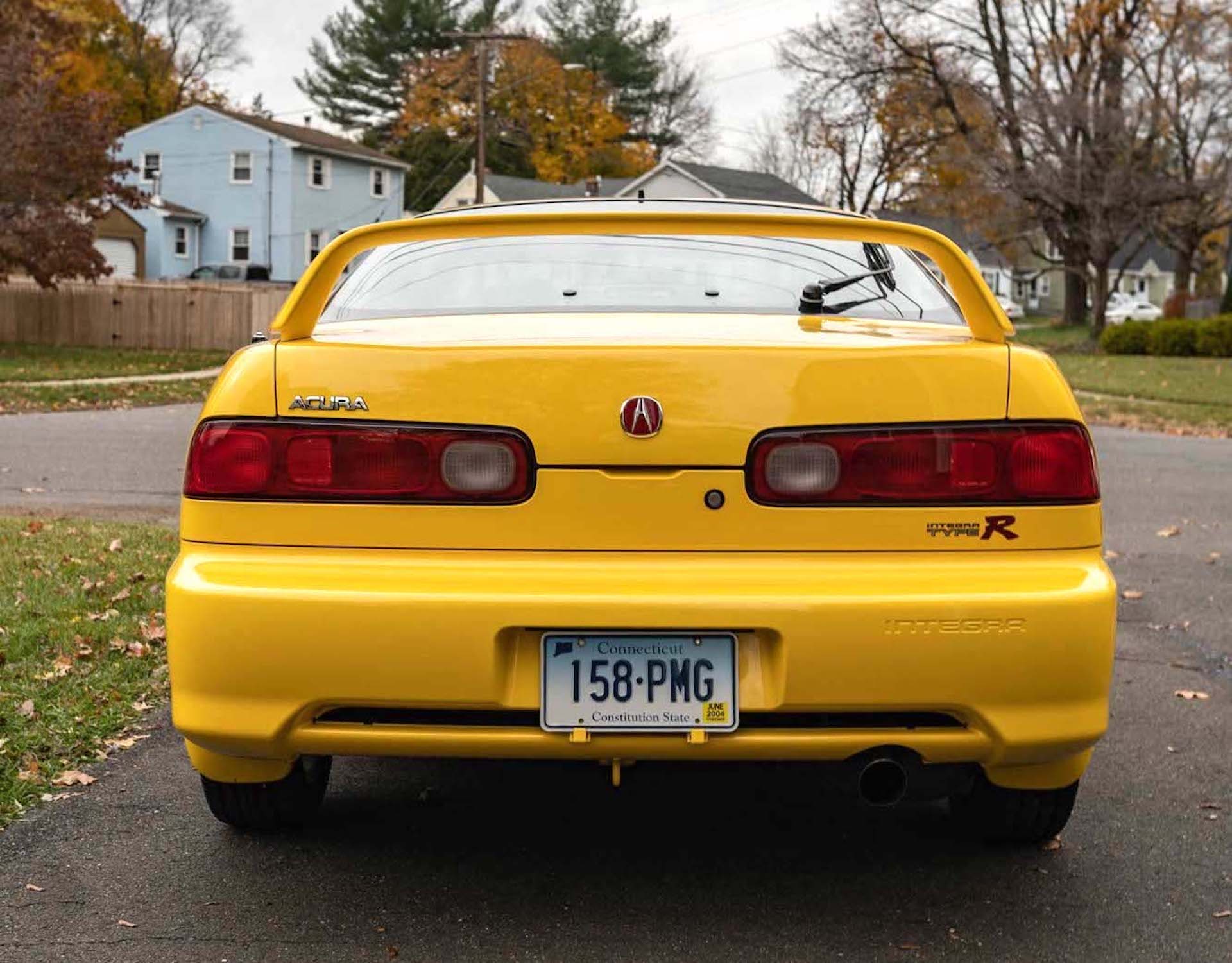 Have We Gone Mad? 7k-Mile 2000 Acura Integra Type R Bidding At $111,000 ...