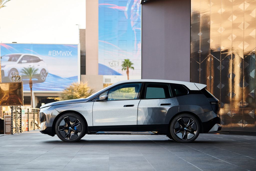 BMW’s E Ink Body Wrap Can Change From Black To White At The Touch Of A ...