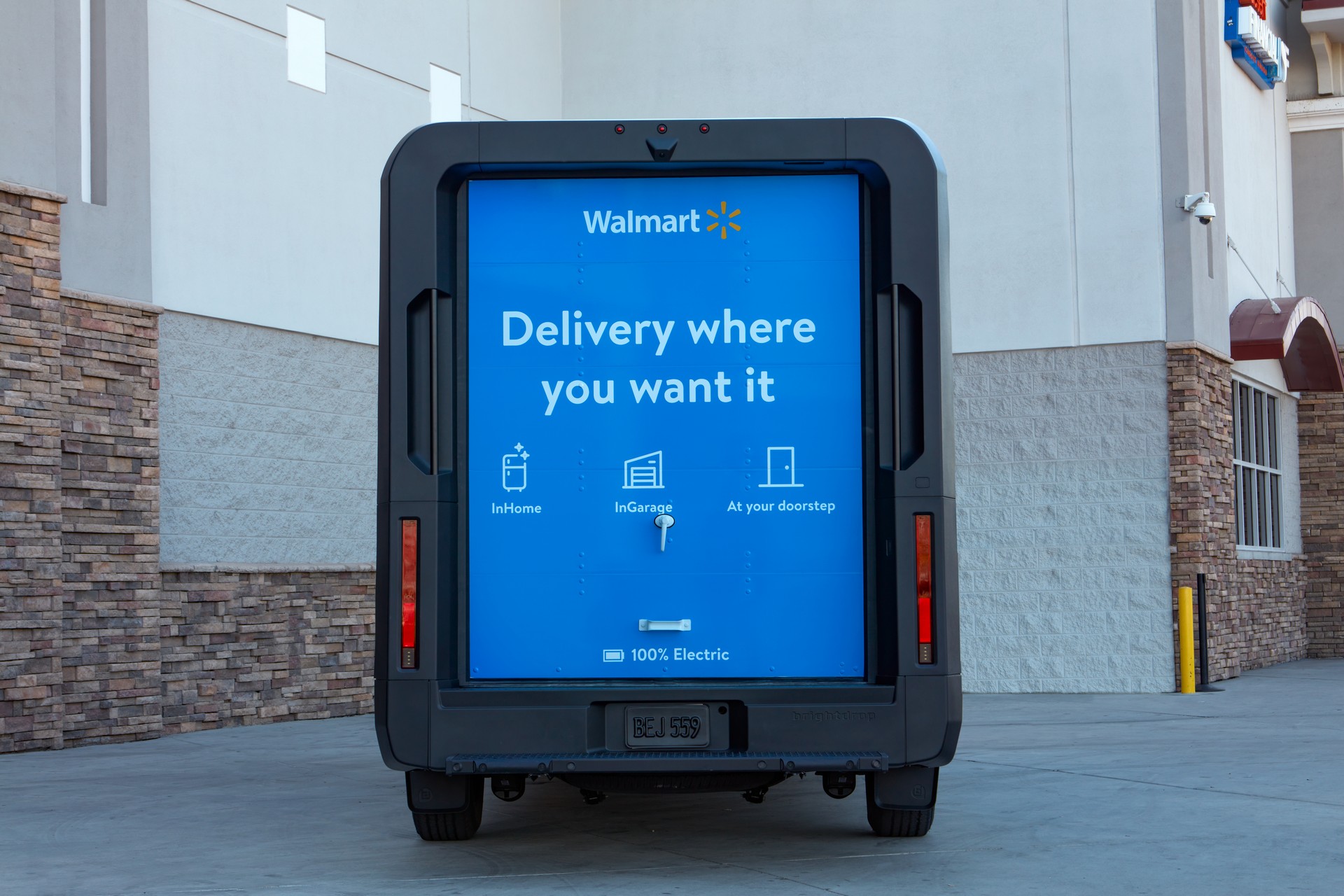 BrightDrop Secures 5,000 Reservations From Walmart, FedEx Eyeing 20,000 ...