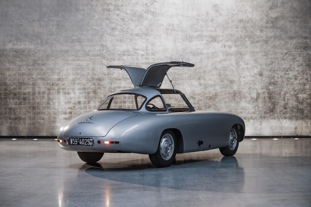 The Mercedes 300SL Gullwing Was Practically A Parts-Bin Special, So How ...