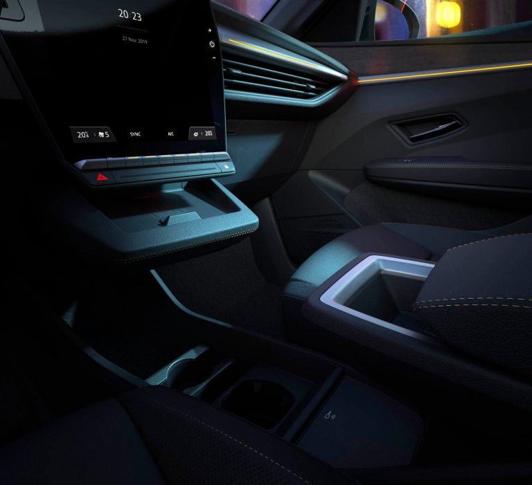 Renault Megane E-Tech’s Displays Have Smaller Pixels Than The Latest ...